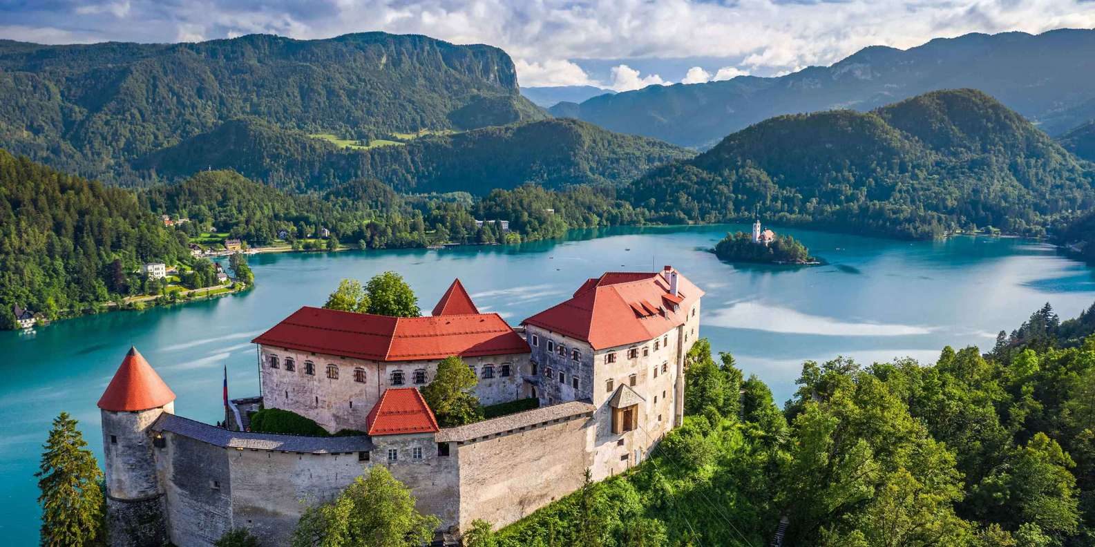 Town of Bled : Son lac et château de conte de fées